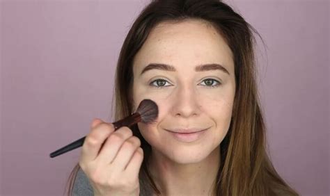 Soft Natural Makeup Look For Acne Upstyle