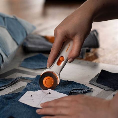 Fiskars® Titanium Stick Rotary Cutter 45 Mm Fiskars