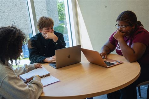 Rhode Island College Ric Providence Police Officer Taylor Britto