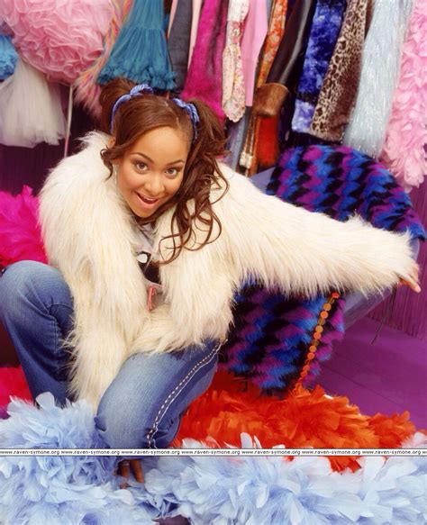Raven Symone Iconic Tv Characters So Raven Outfits Raven Simone