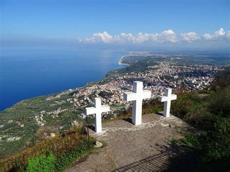 Tre Croci Sul Monte Santelia Un Belvedere Mozzafiato Sulla Calabria Foto Calabria Diretta News