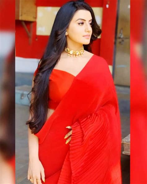 Akshara Singhs Perfectly Toned Body