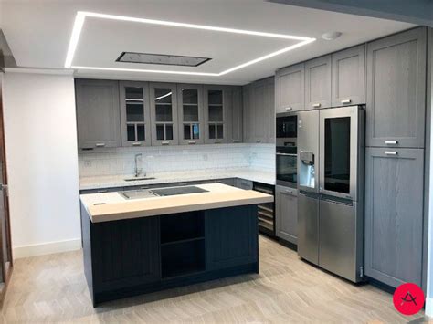 Cocina Village En Madera Lacada De Fresno Y Encimera En Compac Mod