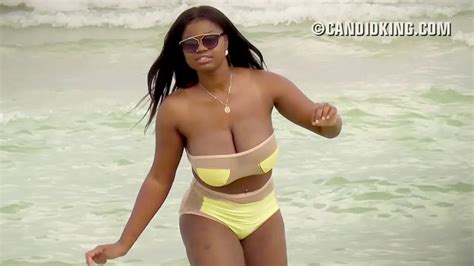 Huge Beach Boobs Scrolller