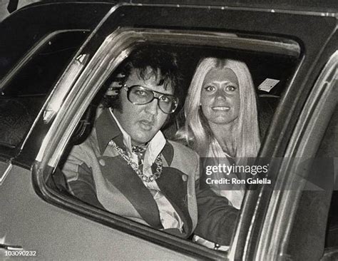 Elvis Presley 1975 Photos And Premium High Res Pictures Getty Images