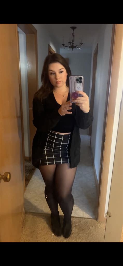 I Turned 29 Yesterday😬🖤 R Selfie