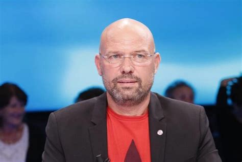 Çështja Dvorani” Manjani Histori E Vdekur Po Merr Lekë Kot Nga Shteti