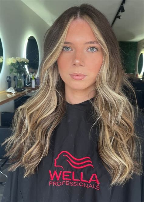 17 Face Framing Highlights Long Layered Hair With Honey Beige Money Piece