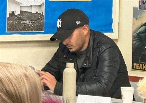 בלעדי שומר חוק לא תאמינו איפה מצאנו את סיימון לבייב Tmi