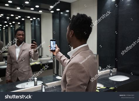 263 Imágenes De Toilet Selfie Imágenes Fotos Y Vectores De Stock