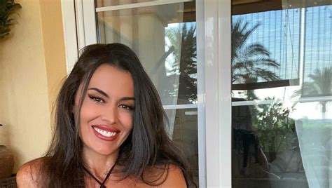 Eva Padlock Biography 30 Photos Age Height Real Name Instagram