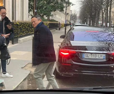 59岁马云巴黎被偶遇，换了新发型心情好，疑似与lvmh家族谈合作财富号东方财富网