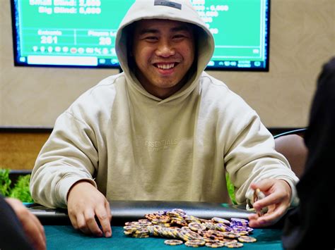 Event 28 William Wang Knocks Out A Player To Burst The Money Bubble Seminole Hard Rock