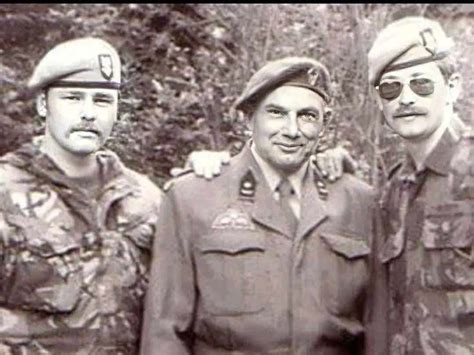 ปักพินโดย De Ruyck ใน 2de Commando Flawinne