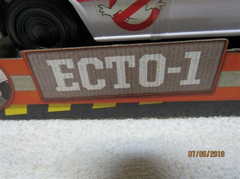 Ghostbusters Ecto 1 With Exclusive Ecto Mini Figure Glows In The Dark