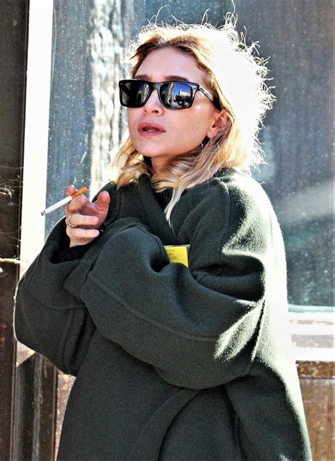 Cigarette Smoker Fiona — Olsendaily Ashley Having A Cigarette Break