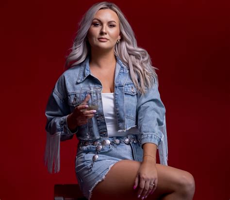 Taylor Sweely Debuts Herself With 90s Inspired Good Timing Single Wine Not” Pro Country