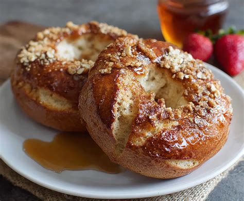 Delicious Maple French Toast Bagels Recipe