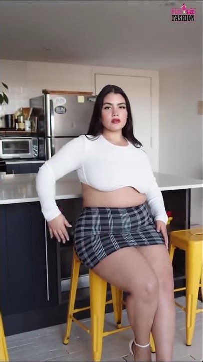 Rachel Anastacia Curvy Plus Size Model Curvy Model And Body Positive