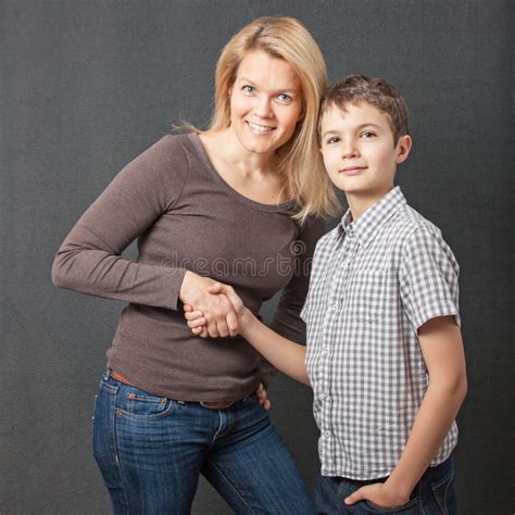 Mutter Und Sohn Stockbild Bild Von Jugendlicher Blond 36670375