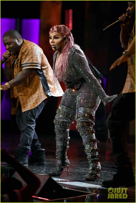 Lil Kim Wears Three Outfits For Big Night At Bet Hip Hop Awards Photo