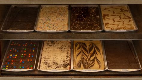 The Best Buc Ees Fudge Flavors To Include In Your Sampler Box