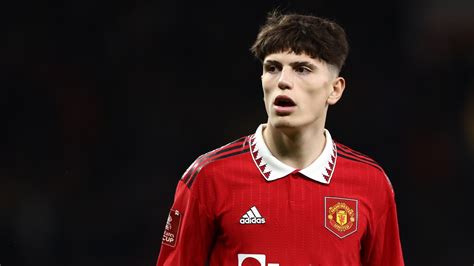 Alejandro Garnacho Signs New Long Term Man Utd Contract Through To 2028