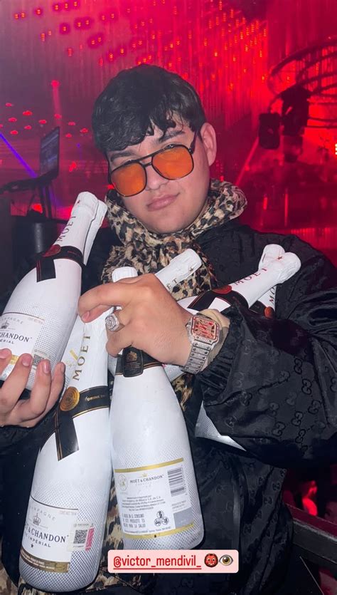 Victor Mendivil Celebridades Bonitos Portadas De Discos De Fotos Imagenes Rap