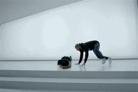 The Meta Meaning Of Drakes Dorky Dancing In The Hotline Bling Video