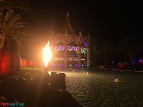Opening Night At Californias Great America Halloween Haunt Park Journey