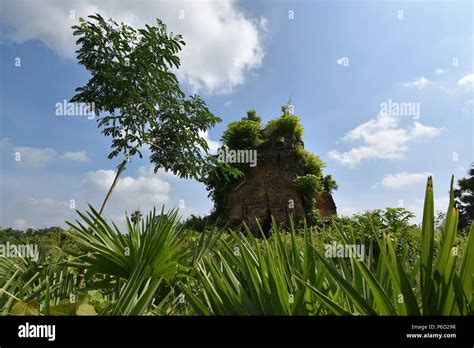 Believed To Be Gopinath Jiu Mandir Remains At Garh Bhabanipur Of Udaynarayanpur Block Howrah