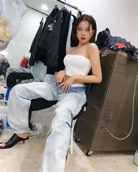 Jooe Momoland Scrolller