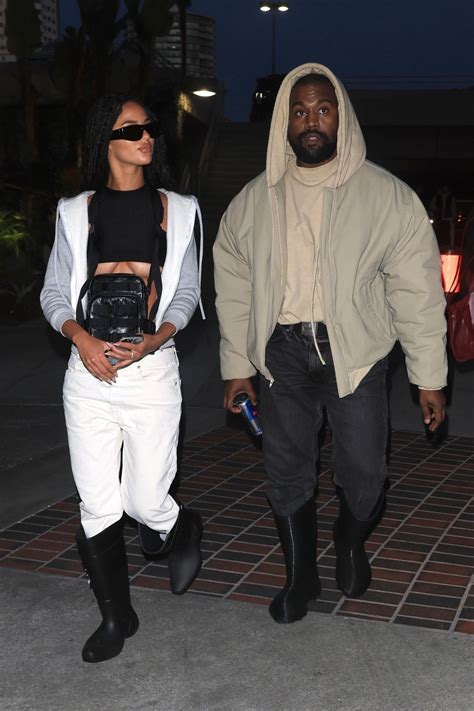 헐리우드 최근 롱비치에서 칸예 And 여친