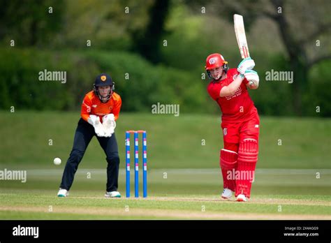 Stokenchurch Uk 1st May 2024 Seren Smale Of Thunder Batting During