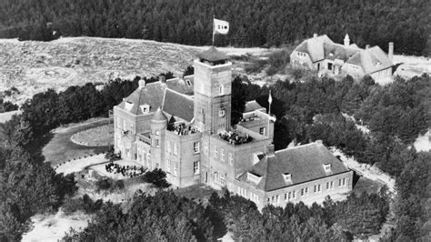 Lezing In De Blinkerd Over De Geschiedenis Van Huize Glory In Bergen Aan Zee Rodi