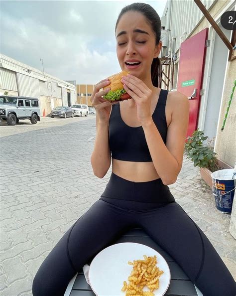 Pin By Vidushi Rathore On Ananya Panday Bollywood Girls Bollywood Fashion Bollywood Couples