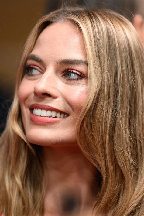 Margot Robbie Is So Fuckable Slut She Looks Like Perfect Fuck Doll