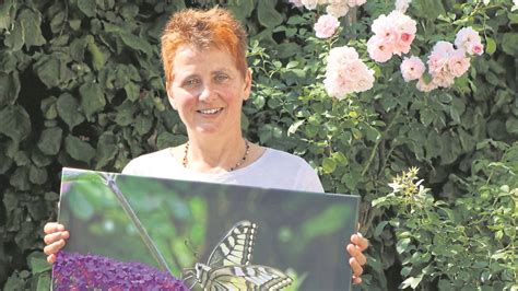 Simone Gress Engelhardt Aus Aue Züchtet Schmetterlinge