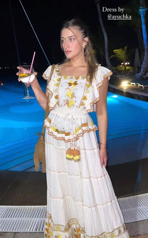 גילינו מאיפה בגד הים ההורס של גל מלכה Fashion Forward אופנה