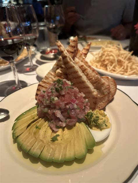 Hamptons Classics East Hampton Grill — Seis Kamimura