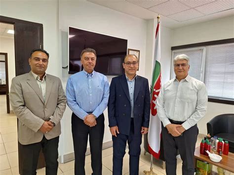 ارتباط سرمایه است ولی برخی از ارتباطات دلپذیر یک روز خوب در کارخانه