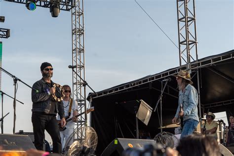 Integrantes De The Brian Jonestown Massacre Se Agarraron A Golpes En