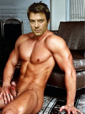 Josh Duhamel Tv At Play