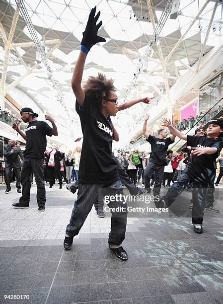 High Definition Dance Photos And Premium High Res Pictures Getty Images