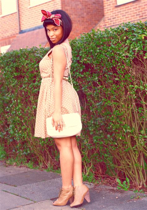 Shoes 15128 Newlook Pretty Girl And Heels On