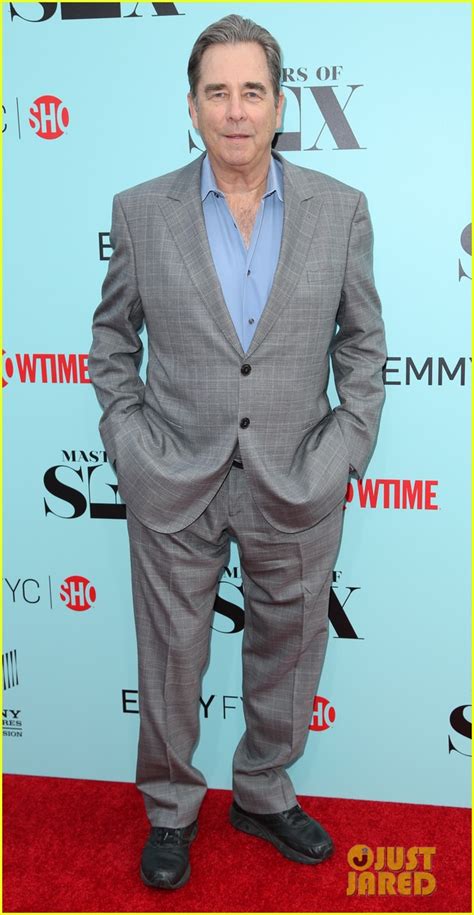 Lizzy Caplan And Michael Sheen Reteam With Masters Of Sex Cast At
