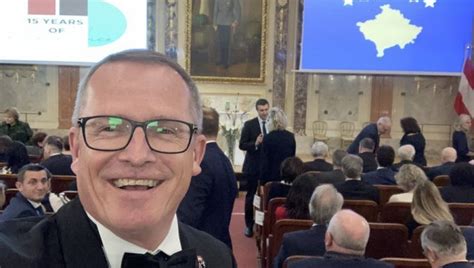 Nato Lobisti Smeta Spomenik Ubijenoj Deci Austrijanac Ginter Felinger