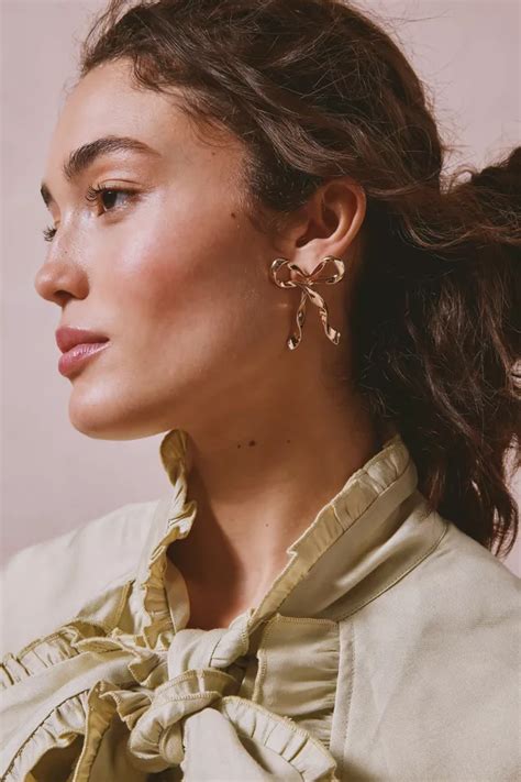 Bow Earring Urban Outfitters