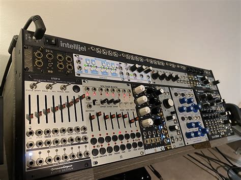 Intellijel 4u 104hp Palette Case Extras Reverb