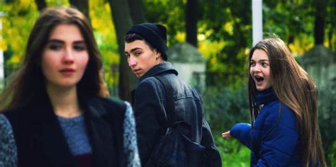 5 Signs A Man Is Polyamorous And Doesnt Just Want To Cheat In